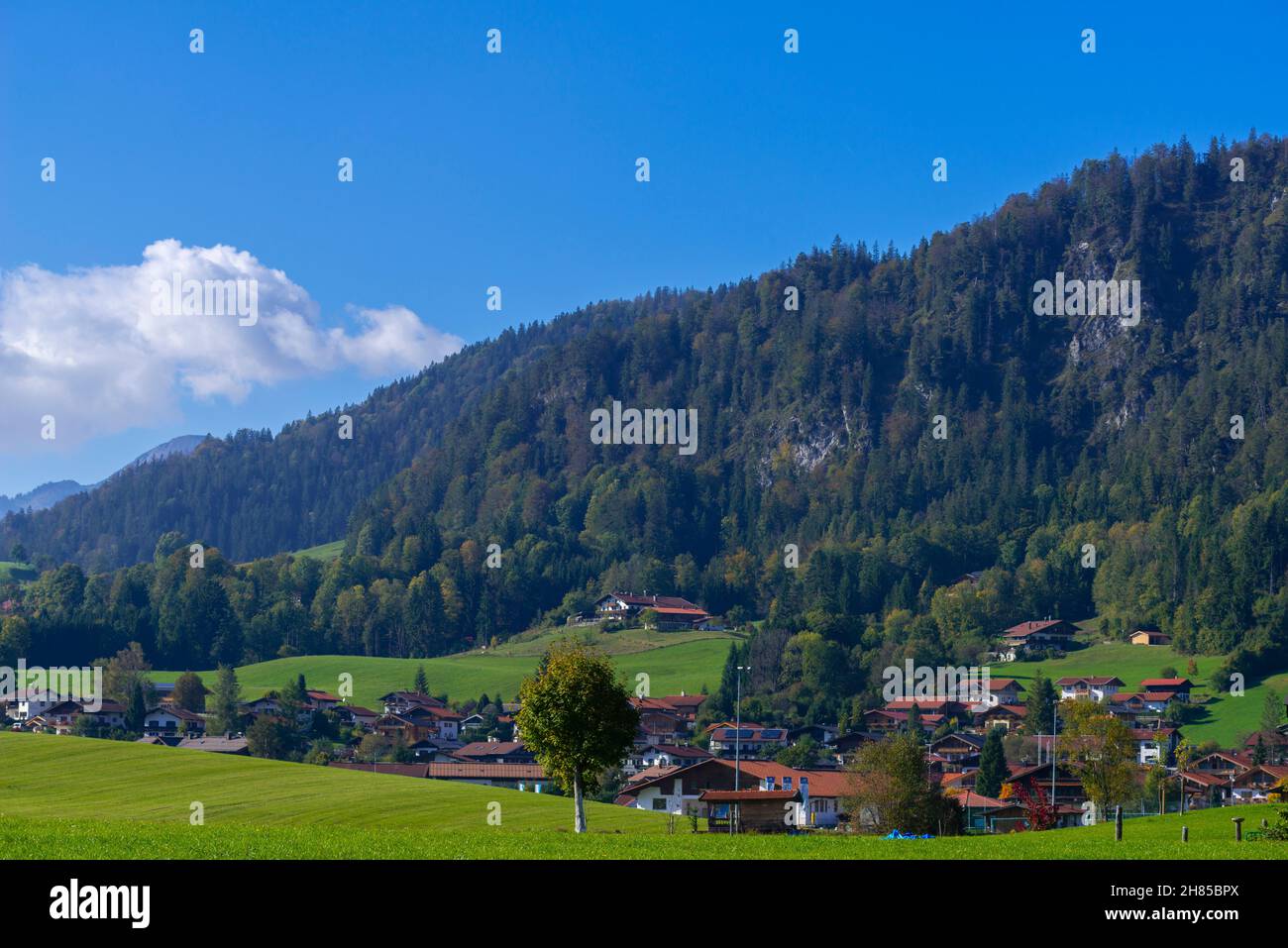 Typical bavarian village houses bavaria hi-res stock photography and ...