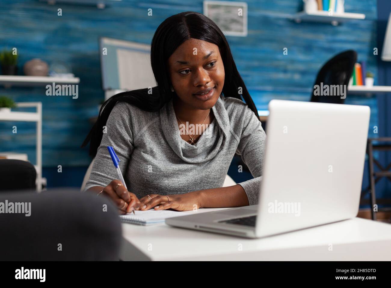 Person taking notes hi-res stock photography and images - Alamy