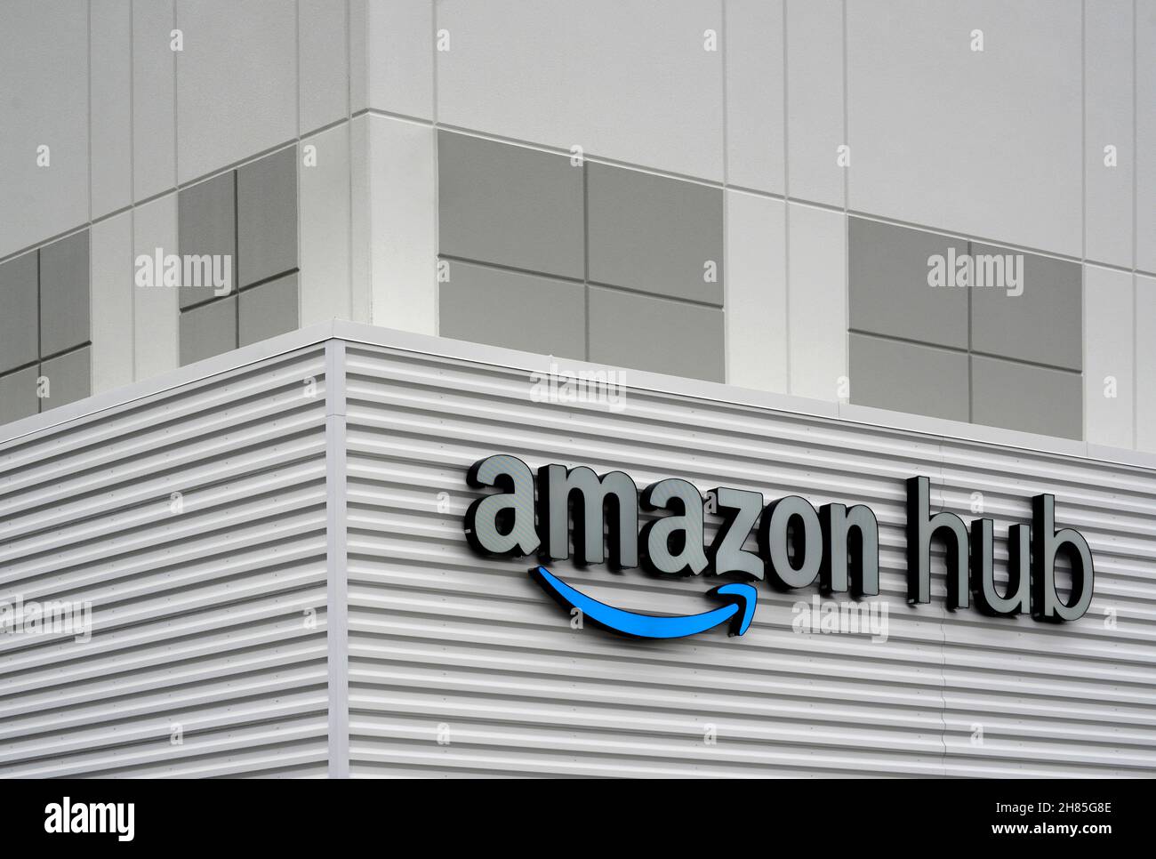 Amazon building exterior Stock Photo - Alamy