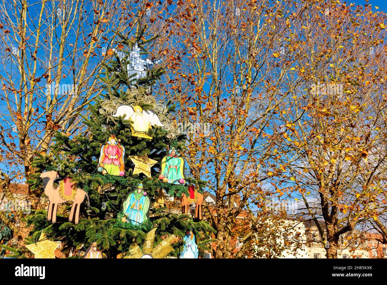 Salisbury, Wiltshire, UK - November 23 2021: A Christmas tree in ...