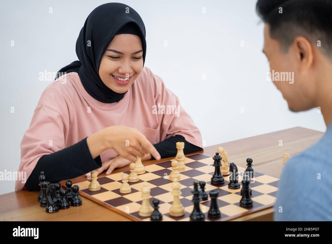 Chess muslim hi-res stock photography and images - Alamy