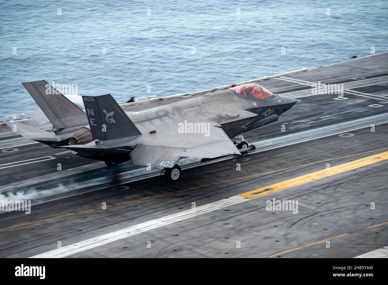 211126-N-RU001-1092 PHILIPPINE SEA (Nov. 26, 2021) An F-35C Lightning II, assigned to the ...