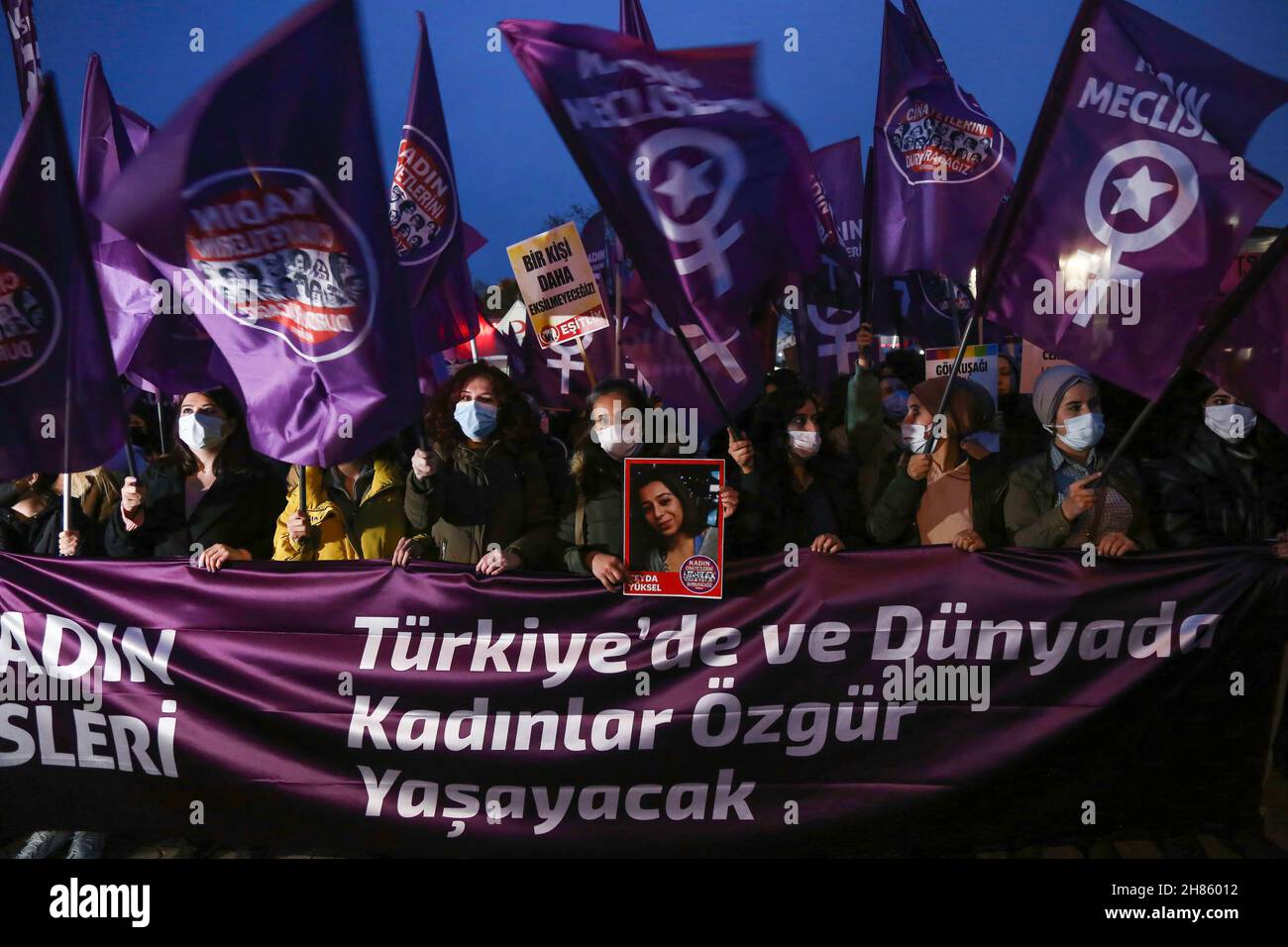 Turkey women's rights hi-res stock photography and images - Alamy