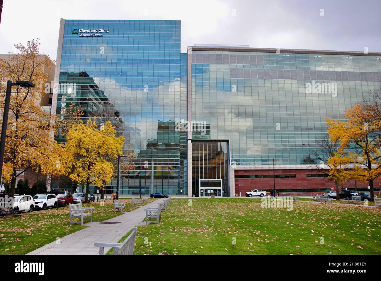 Glickman Tower at Cleveland Clinic Main Campus Stock Photo - Alamy