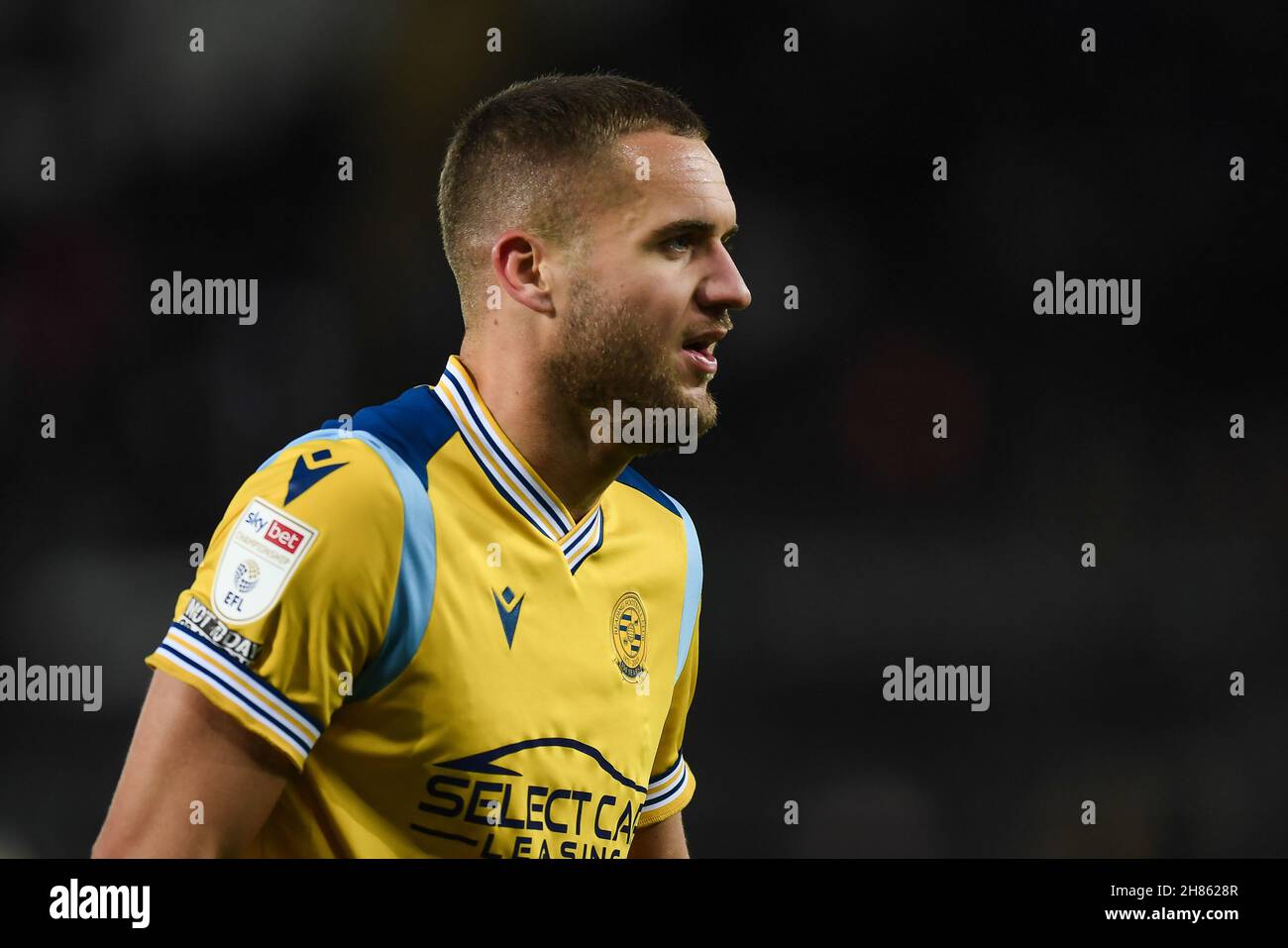 John swift reading hi-res stock photography and images - Alamy