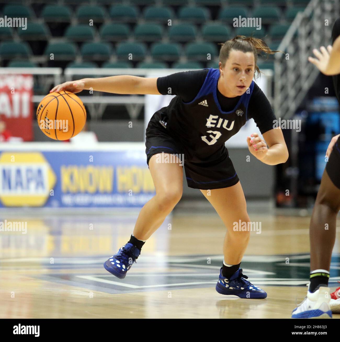 November 27, 2021 - Eastern Illinois Panthers guard Miah Monahan #3 ...