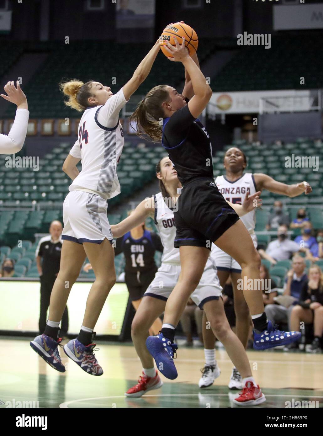 November 27, 2021 - Gonzaga Bulldogs guard McKayla Williams #24 blocks ...