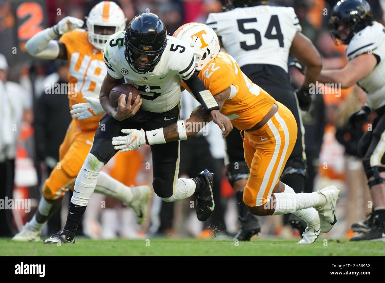 November 27, 2021: Mike Wright #5 of the Vanderbilt Commodores is ...