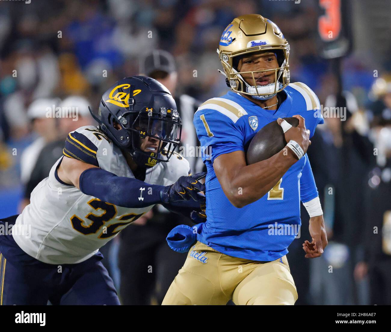 Pasadena, California, USA. 27th Nov, 2021. UCLA Bruins quarterback ...