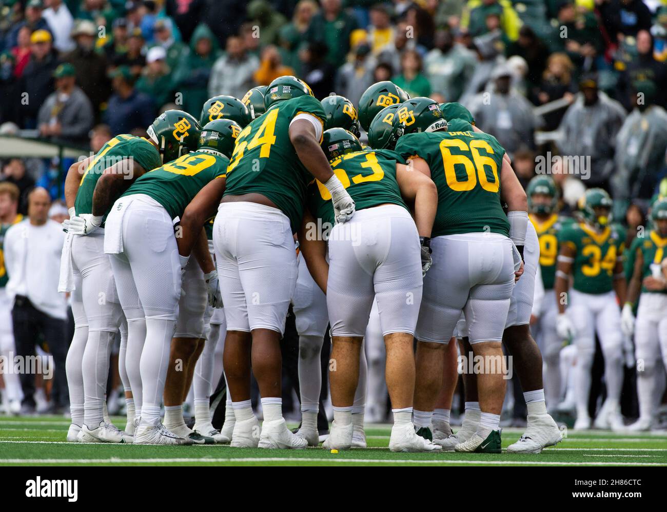 Football huddle up hi-res stock photography and images - Alamy
