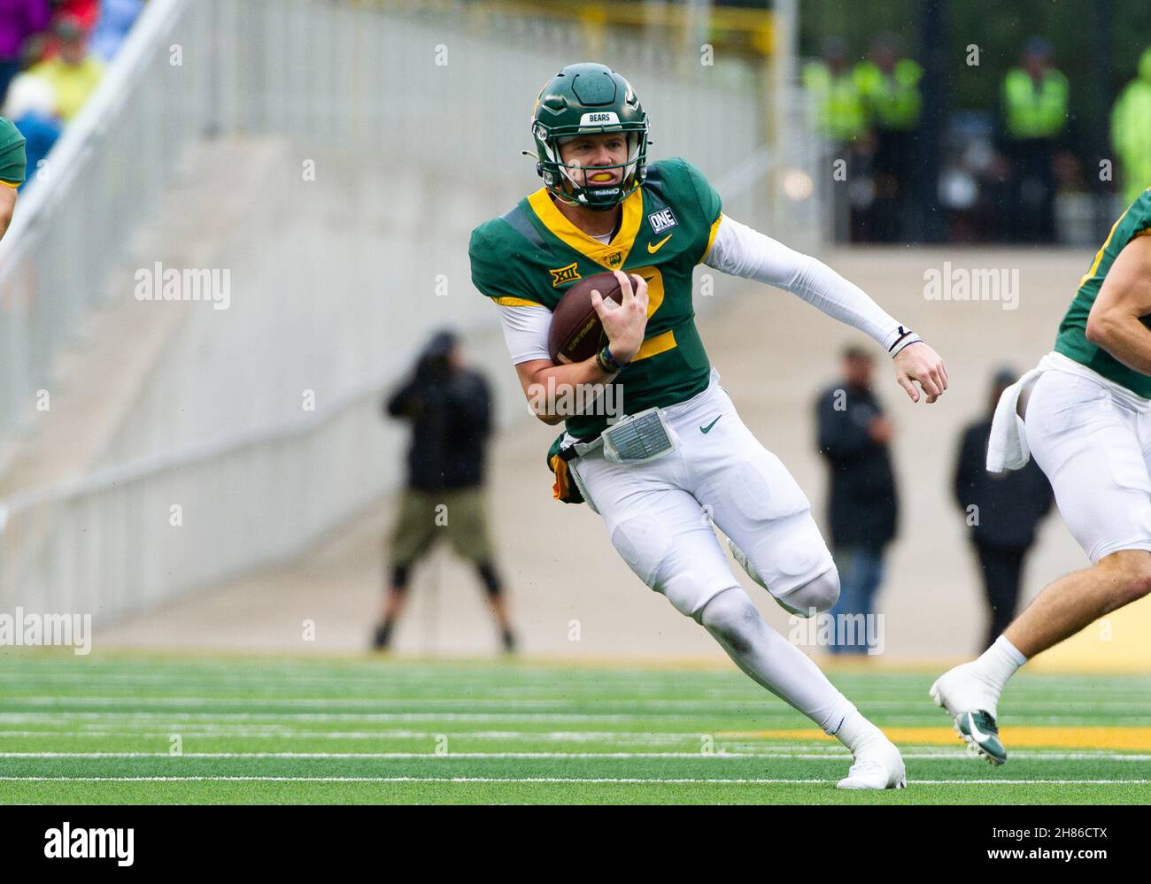 Waco, Texas, USA. 27th Nov, 2021. Baylor Bears quarterback Blake Shapen ...