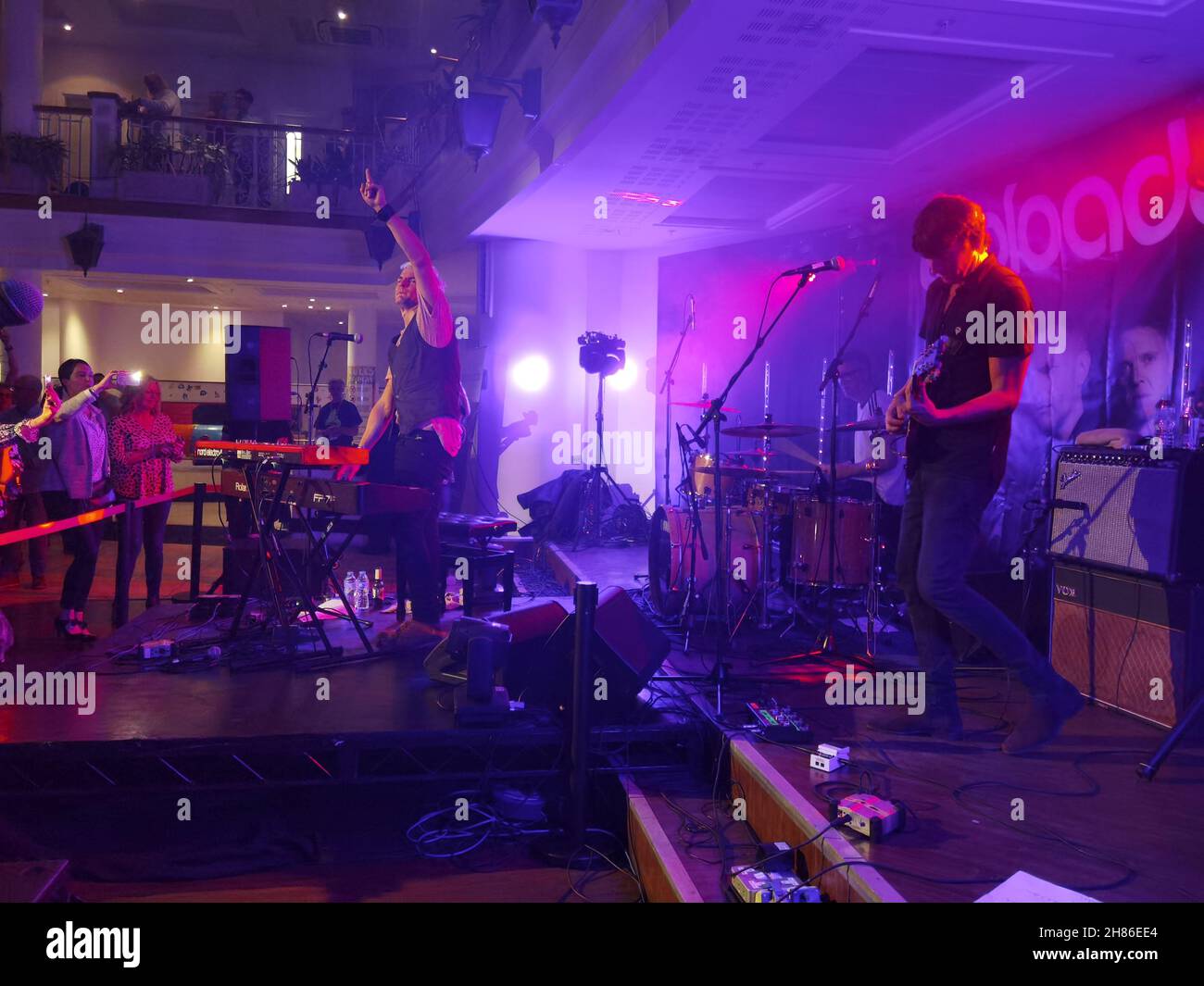 9 November 2021Toploader playing Tower House, Isle of Man - Deep South ...
