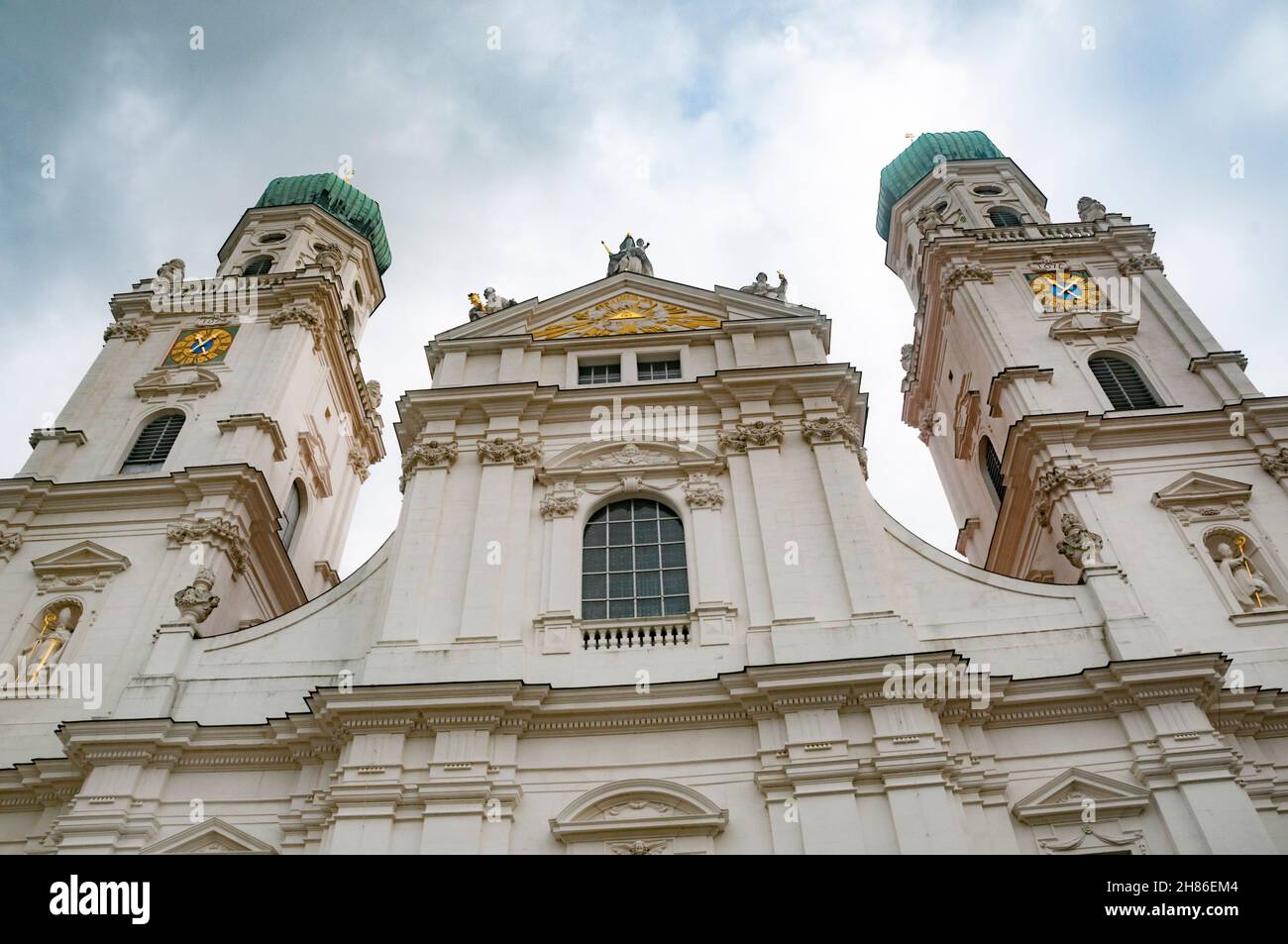 St stephan's cathedral passau germany hi-res stock photography and ...