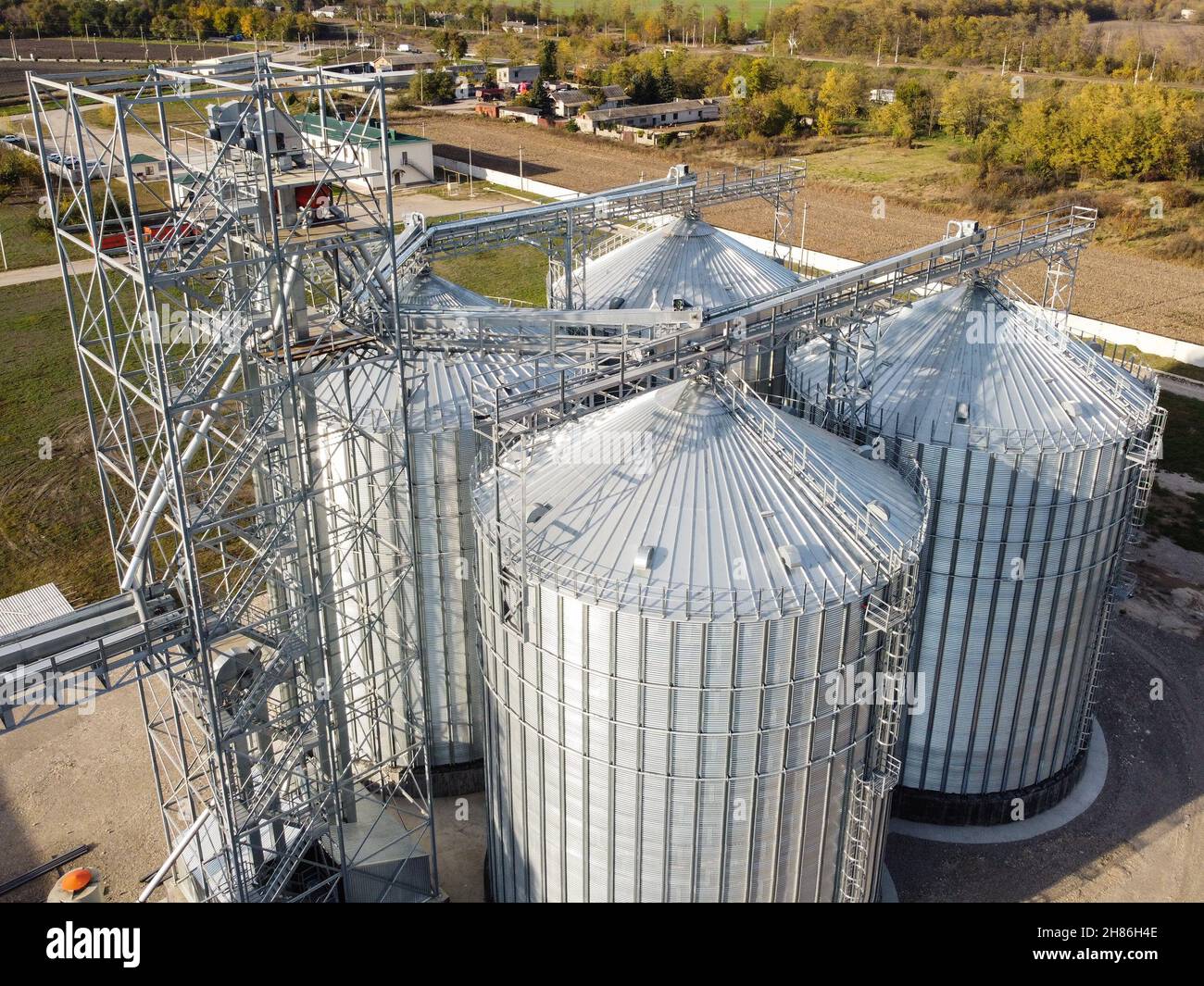 Silos of grain storage Stock Photo - Alamy