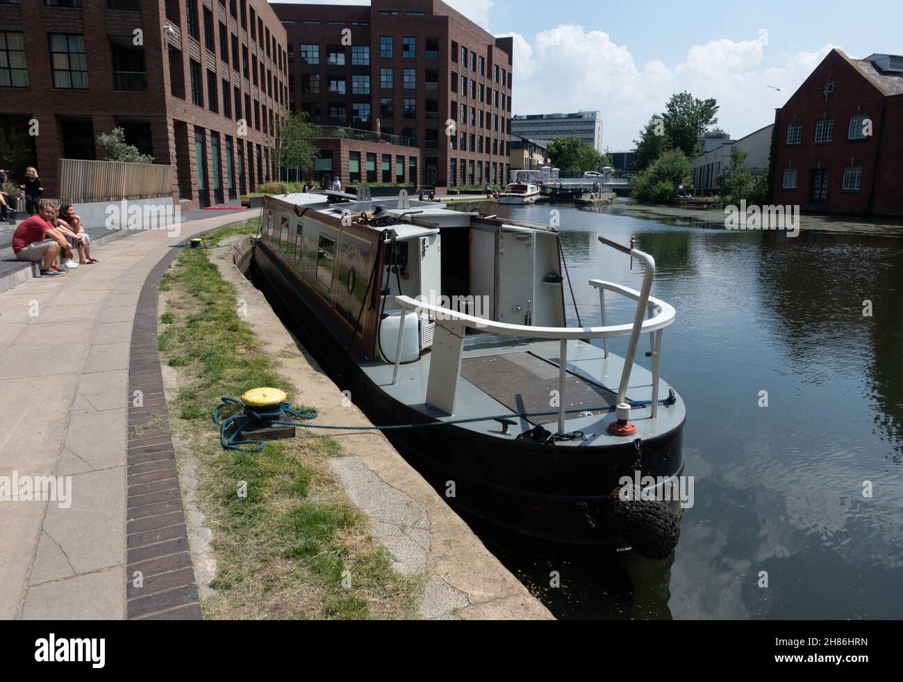Narrowboat Home On The Regents Canal High Resolution Stock Photography ...