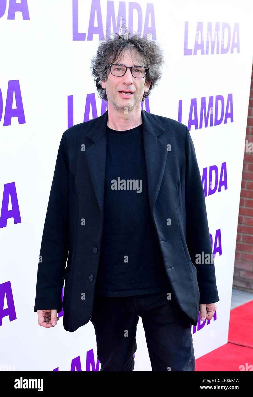 Showbiz reading 28 hi-res stock photography and images - Alamy