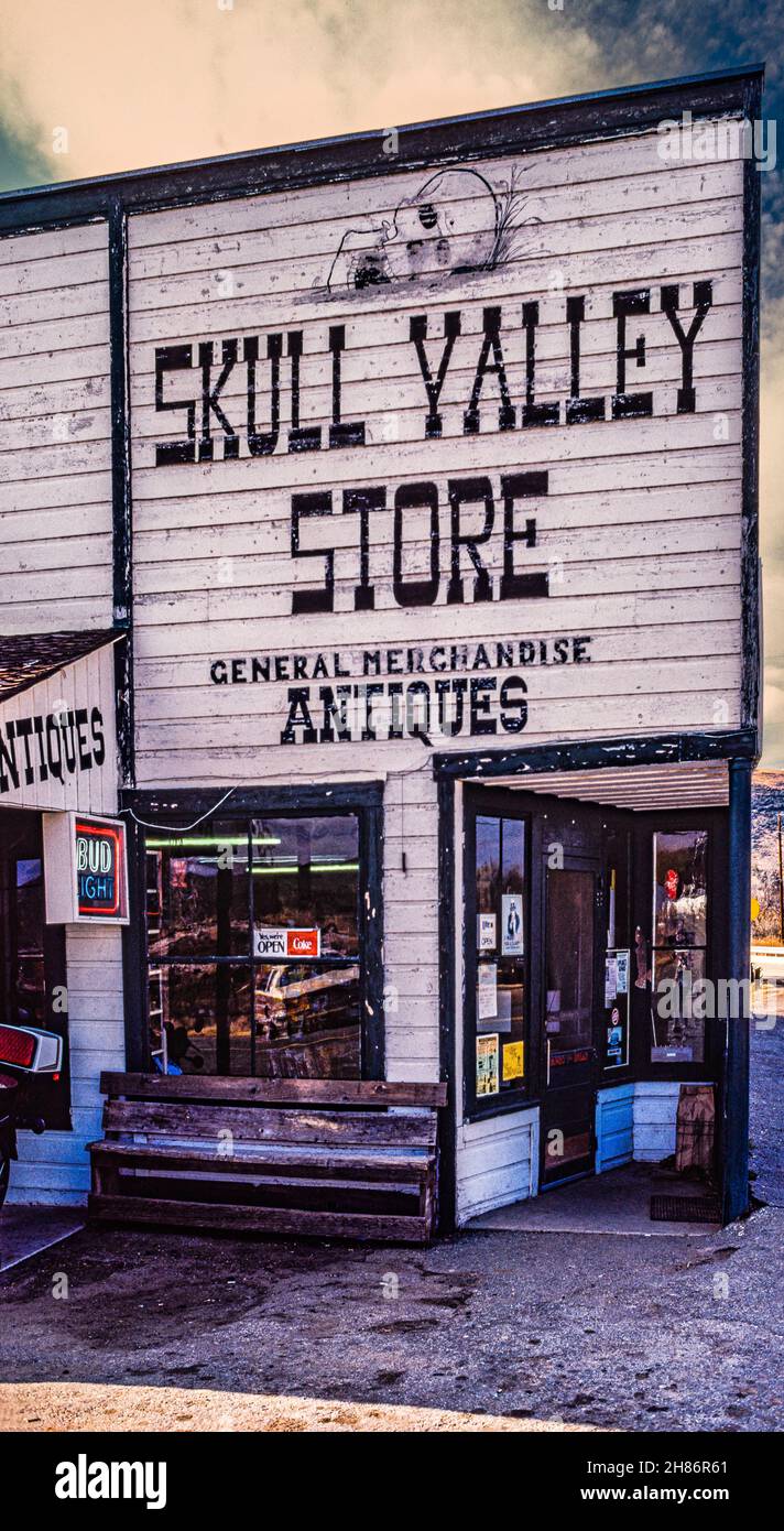 Skull valley general store skull valley hi-res stock photography and ...
