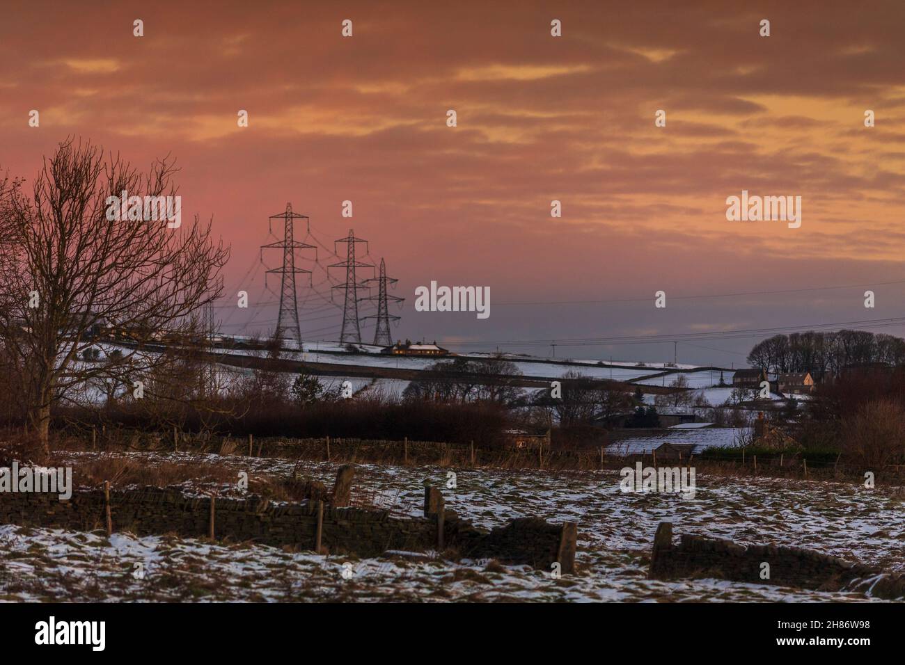 Pylons uk waether hi-res stock photography and images - Alamy