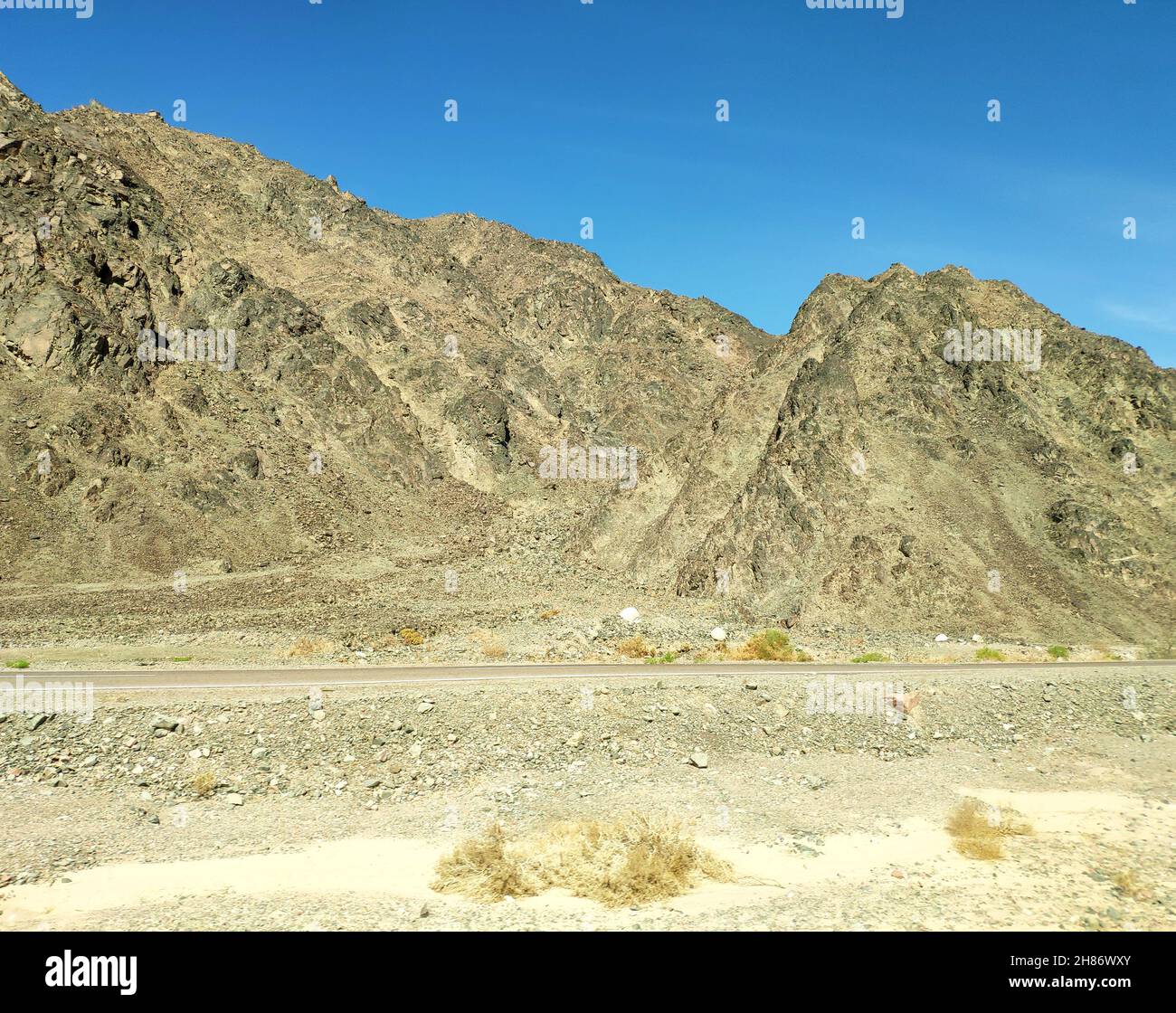 Landscape mountain hills rest hi-res stock photography and images - Alamy
