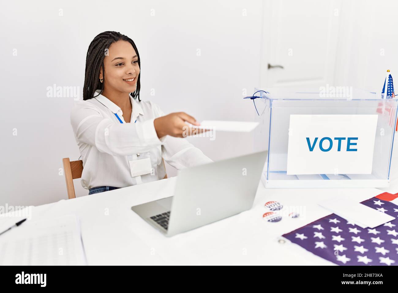 Female african american voter hi-res stock photography and images - Alamy