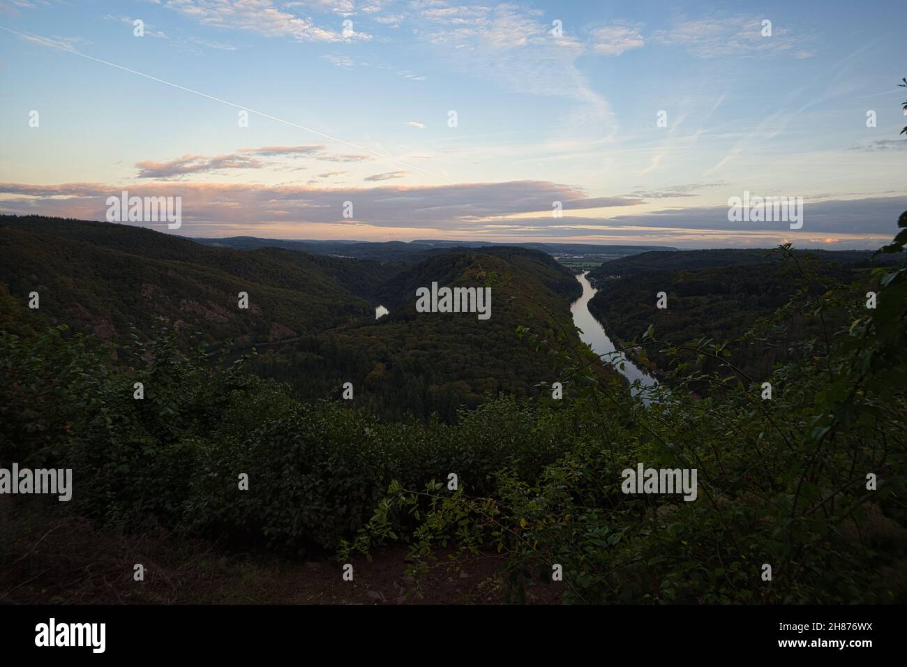View of the Saar loop in Saarland. Viewpoint from which you can look at ...