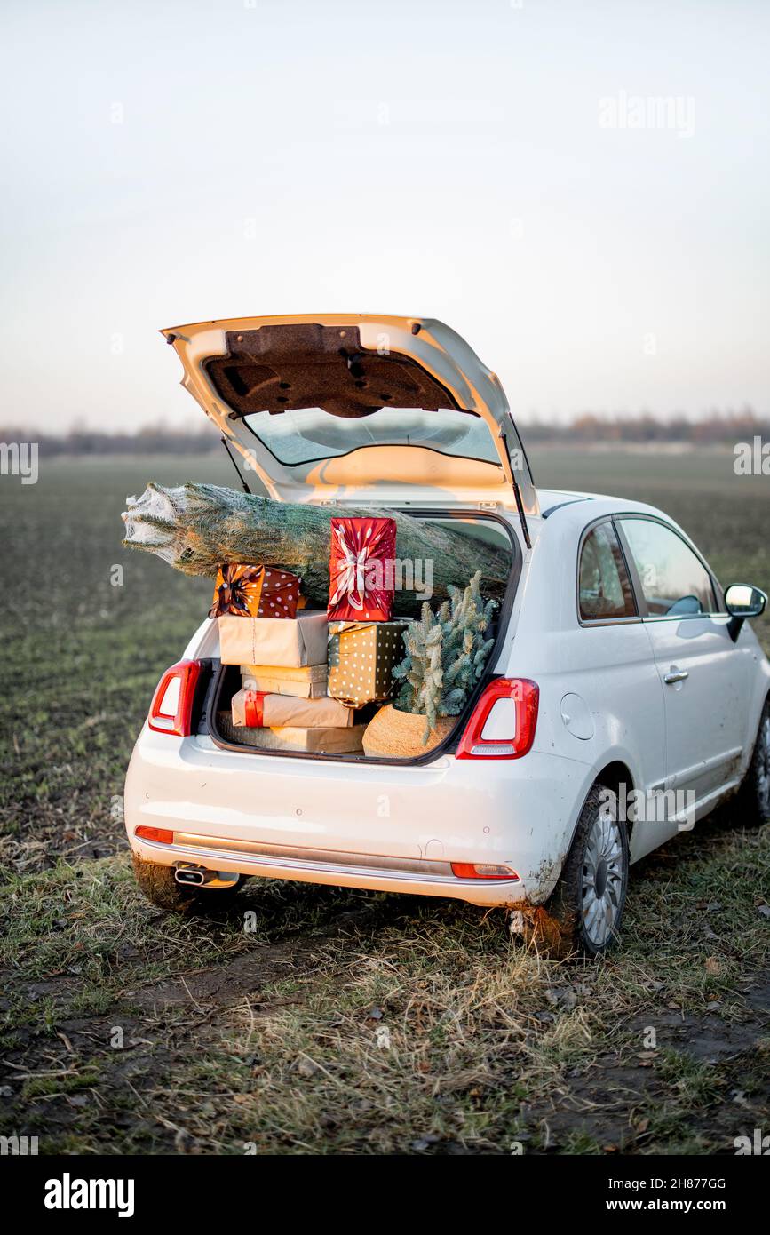 Full car trunk hi-res stock photography and images - Alamy