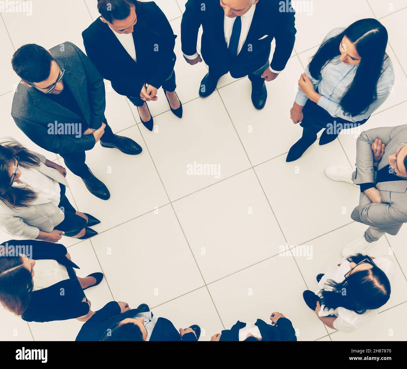 Top view people standing in a circle hi-res stock photography and ...