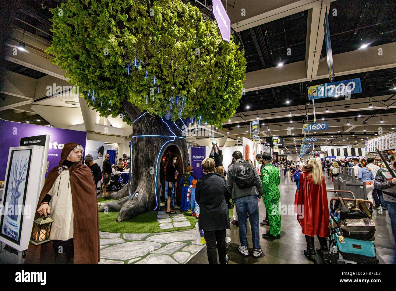 November 27, 2021: Manta Comics, Oak Tree interactive display at San ...