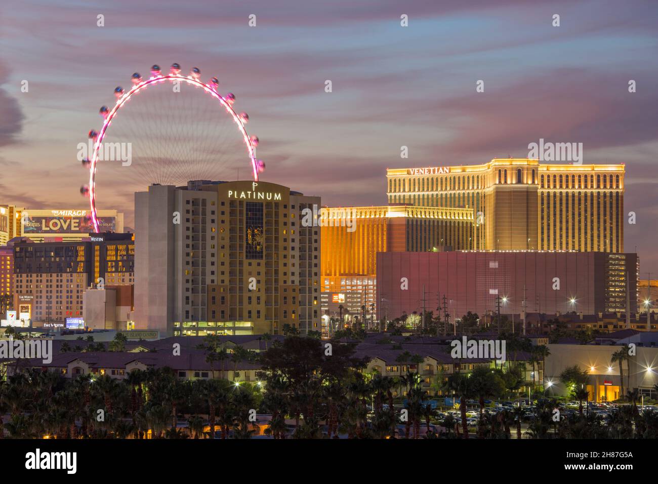 High rise building gold trees hi-res stock photography and images - Alamy