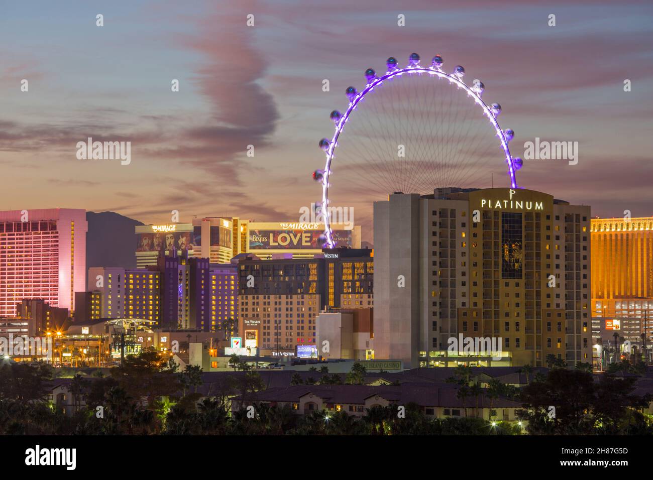 High rise building ferris wheel hi-res stock photography and images - Alamy