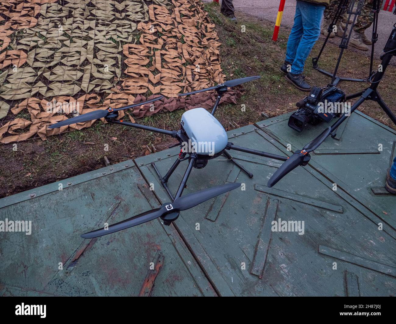 Military robot soldier hi-res stock photography and images - Alamy