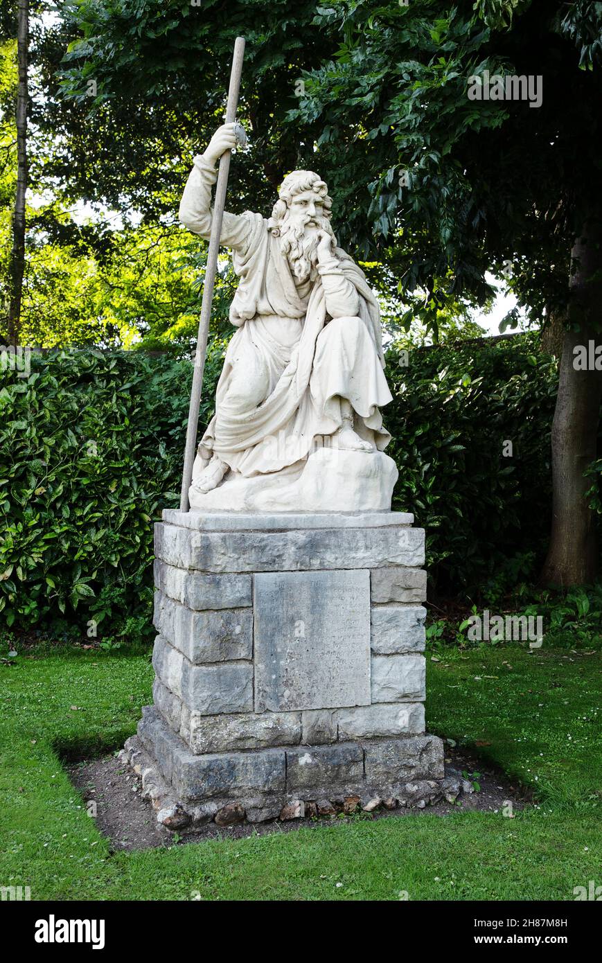 William guy statue hi-res stock photography and images - Alamy