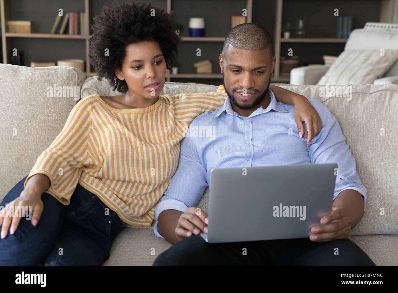 Young african american couple hi-res stock photography and images - Alamy