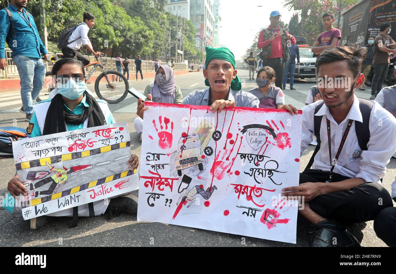 Student protests safe The roads Students demanding safe roads wave the ...