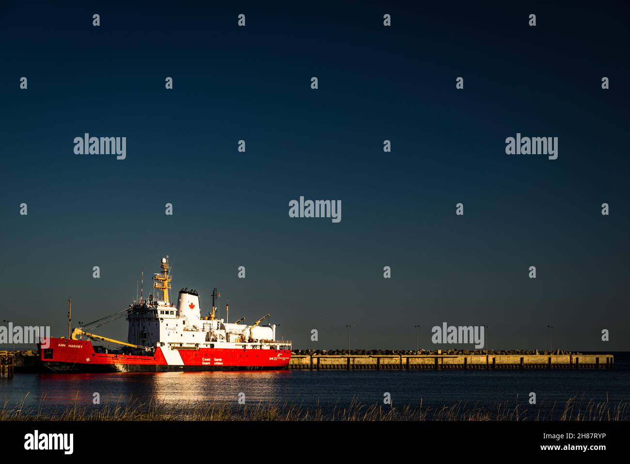 Coast guard shipyard hi-res stock photography and images - Alamy