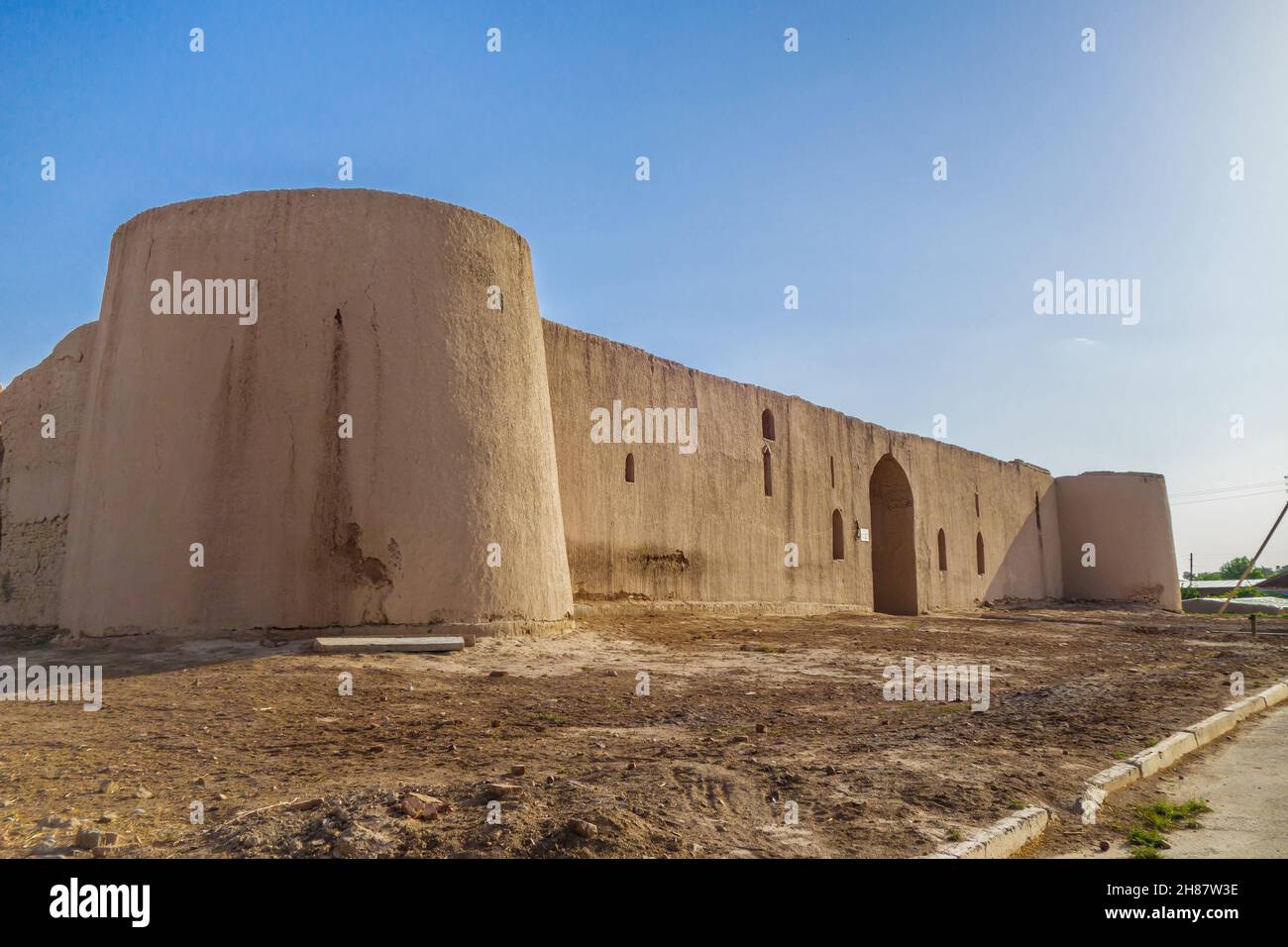 Two storey palace hi-res stock photography and images - Alamy