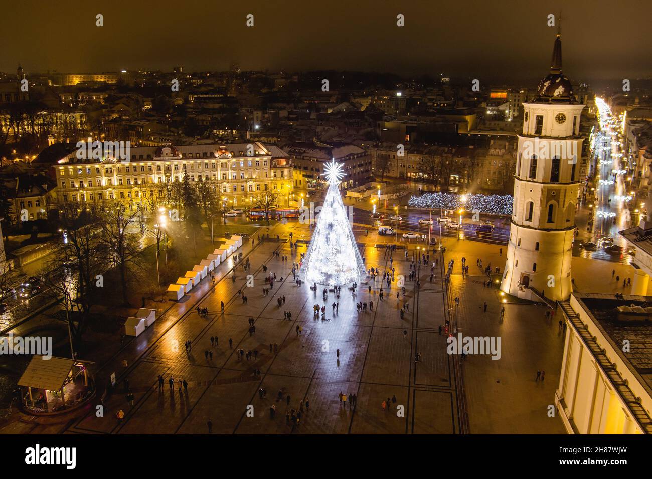 Vilnius christmas tree 2021 hi-res stock photography and images - Alamy