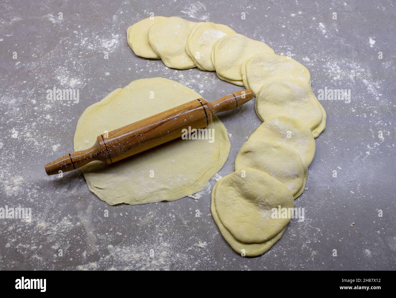 Organic dough rolling method at home. Things to do before baking in the ...