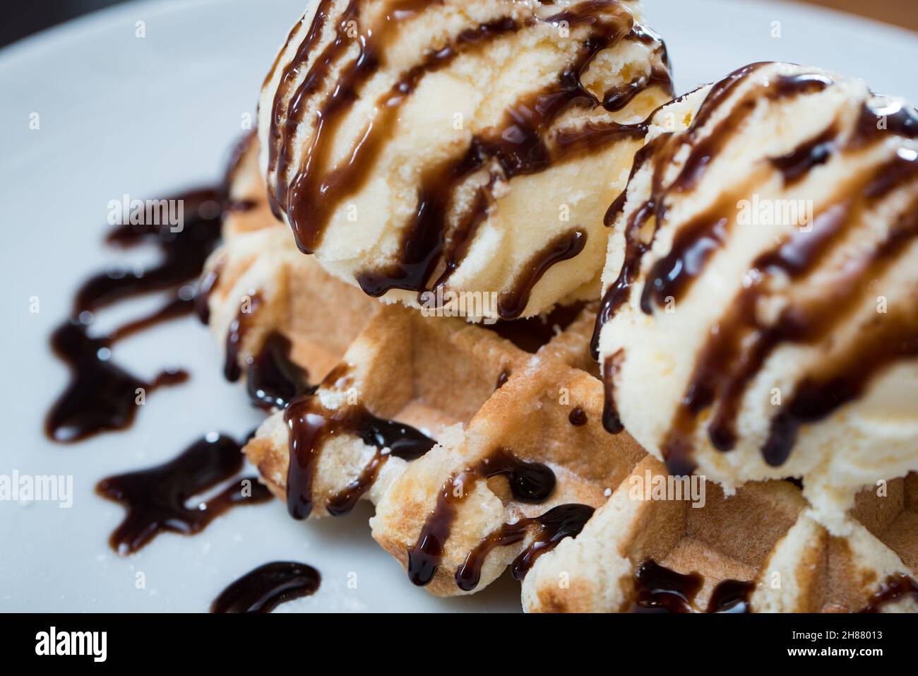 Pub lunch, traditional British bar or restaurant food Stock Photo - Alamy