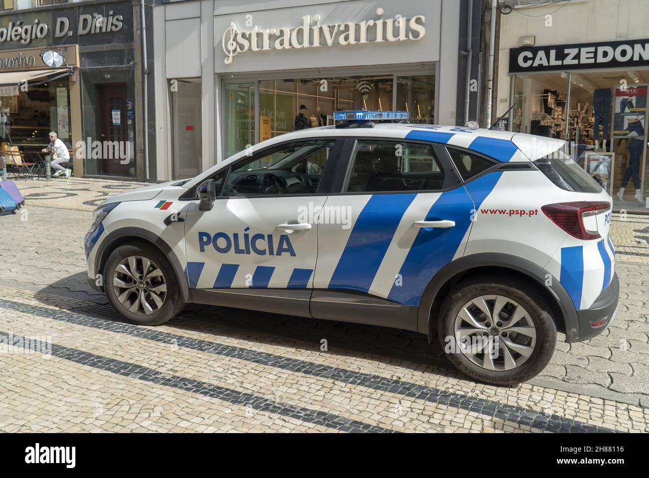 Porto police vehicle hi-res stock photography and images - Alamy
