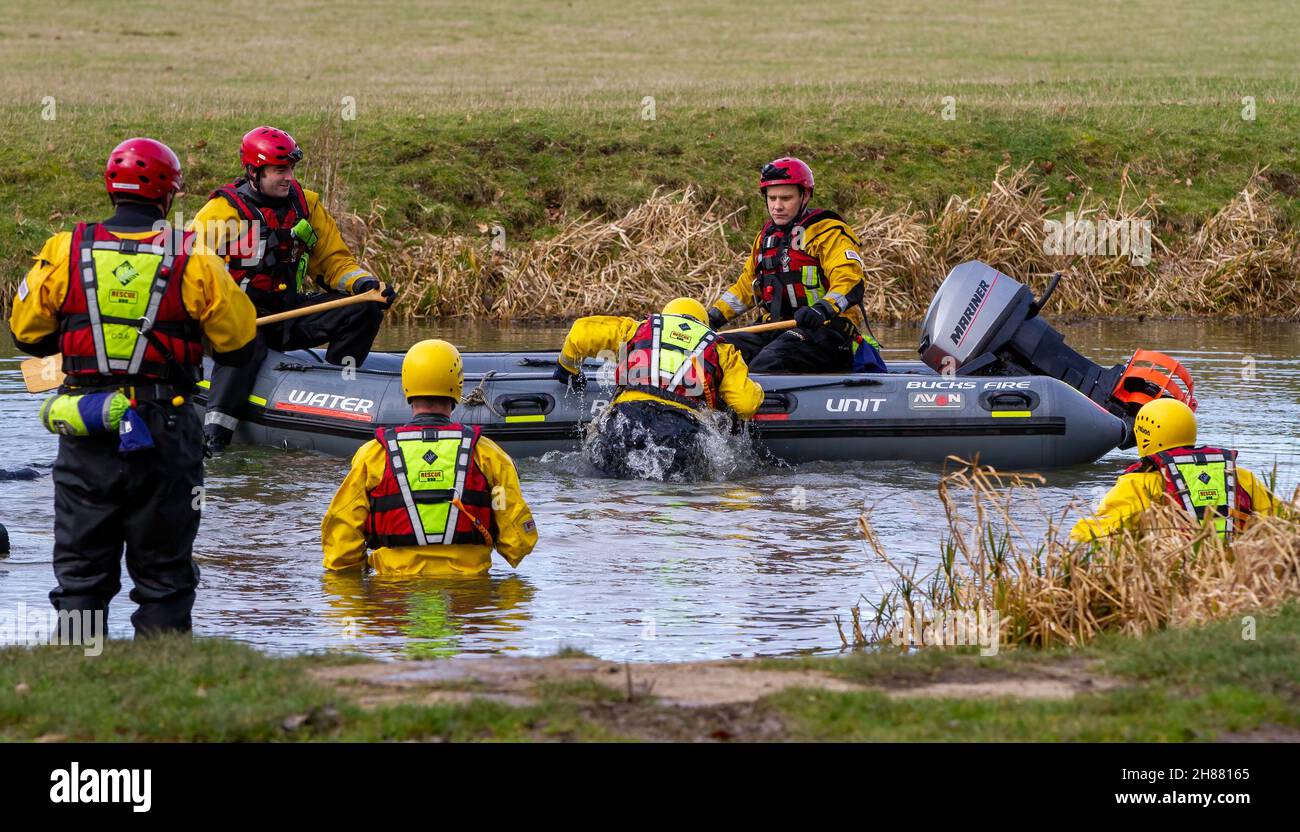 Buckinghamshire fire and rescue hi-res stock photography and images - Alamy