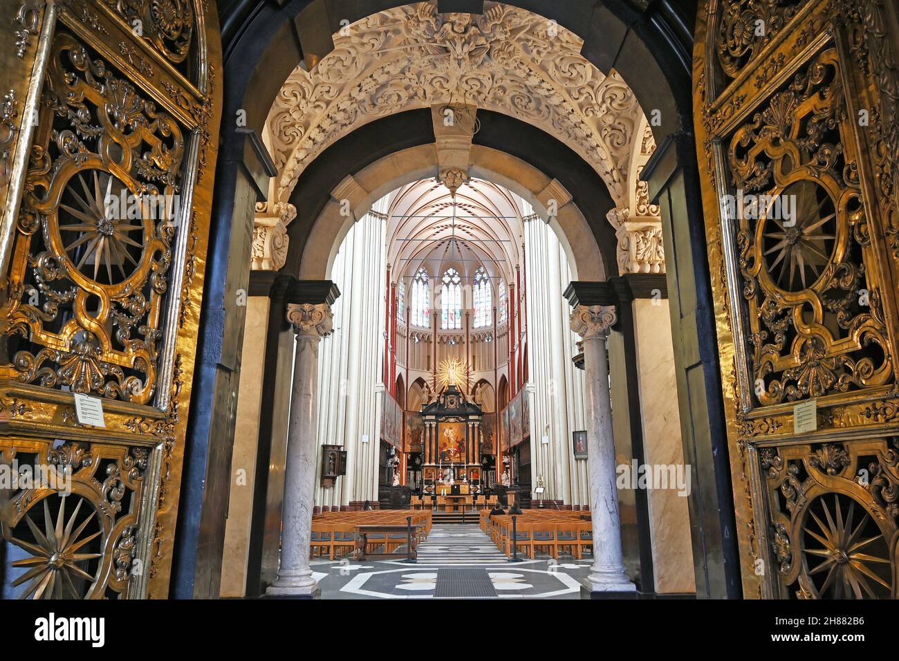 Baroque relief of a high-ranking personality with an opulent curly wig ...