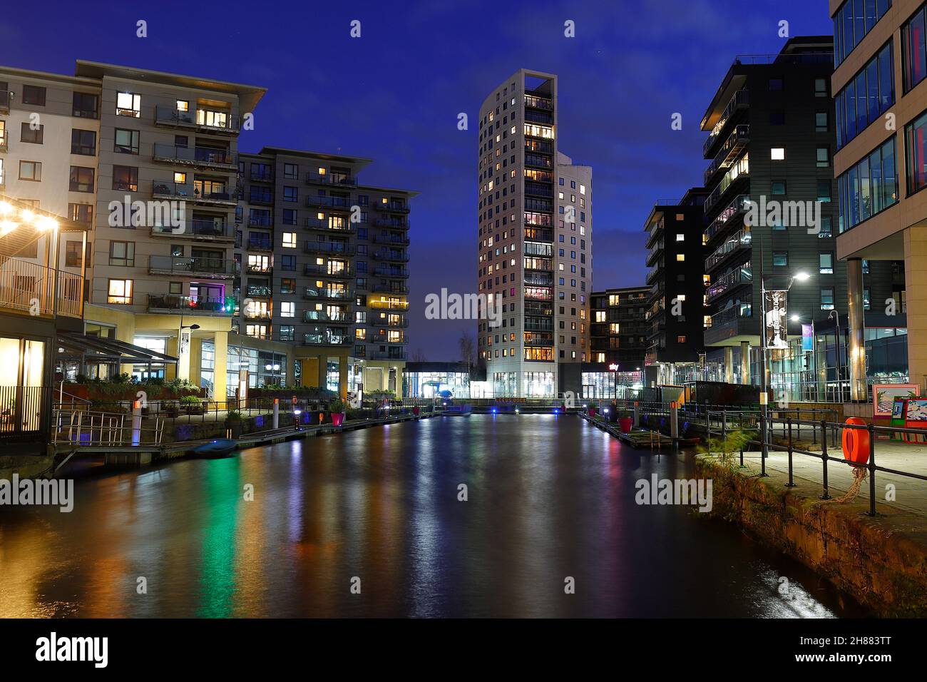 Leeds Dock is a residential and retail area of Leeds City Centre Stock ...