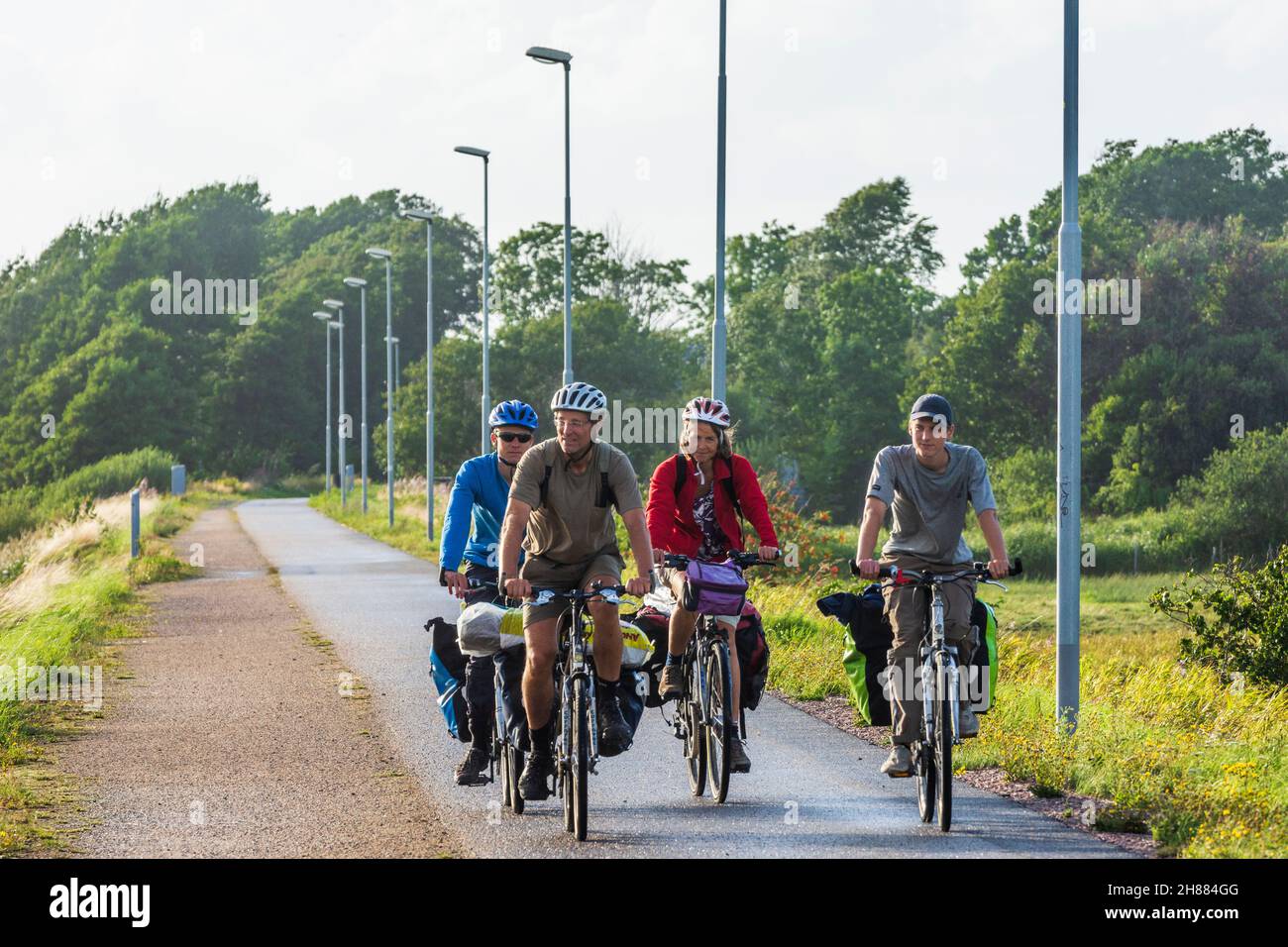 Travel cyclists hi-res stock photography and images - Alamy