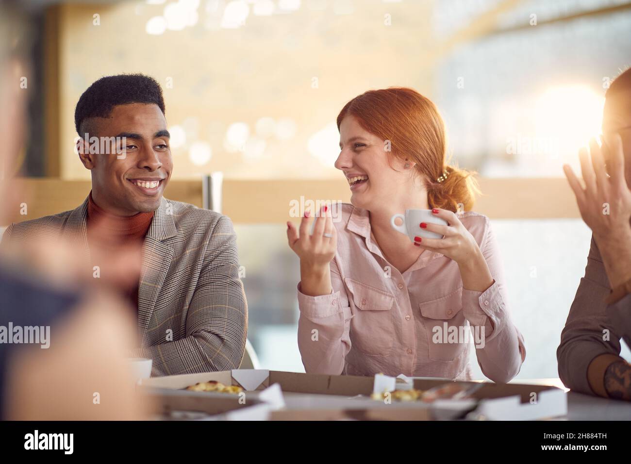 Office staff canteen hi-res stock photography and images - Alamy
