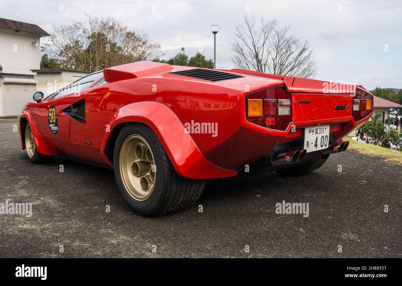 A red Lamborghini Countach LP400S Stock Photo - Alamy