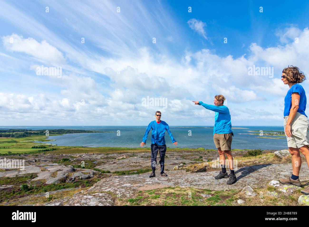 Varberg: Gamla Varberg nature reserve, tourists in strong wind, sea ...