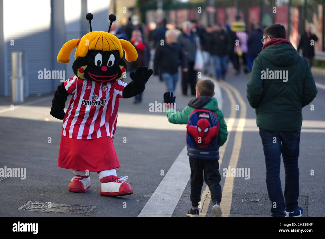Brentford mascot buzzette hi-res stock photography and images - Alamy