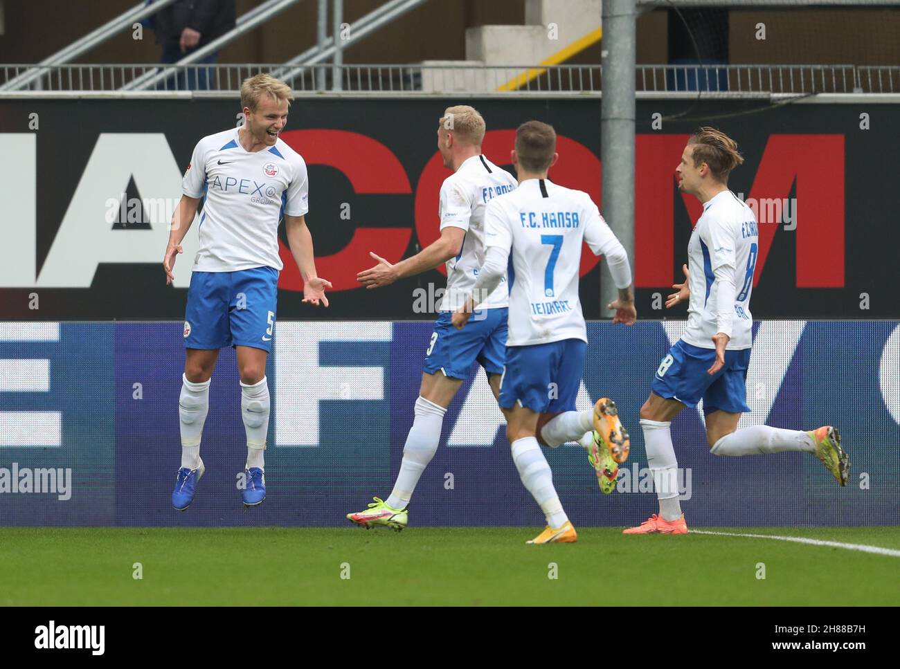 28 November 2021, North Rhine-Westphalia, Paderborn: Football: 2nd ...