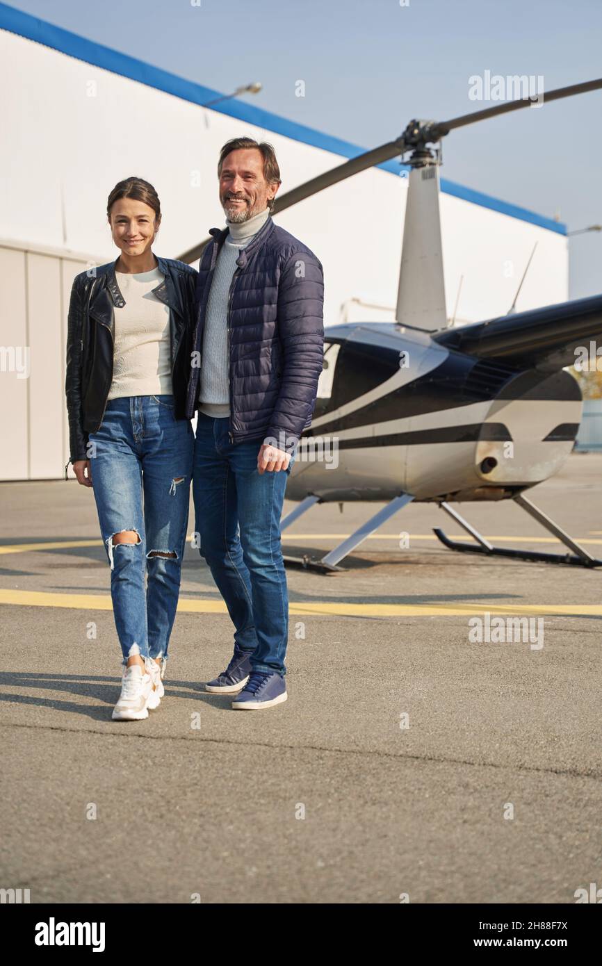 Beautiful couple helicopter hi-res stock photography and images - Alamy